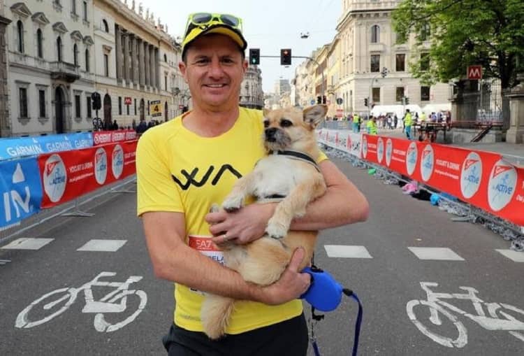 Dion Leonard e la sua cagnetta Gobi: la loro storia in un libro